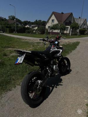 Белый Ямаха WR 125X 2012 в Кретинга, объемом двигателя 0.13 л и пробегом 27 тыс. км за 2400 €, фото 5 на AUTOMOTO.COM.LV