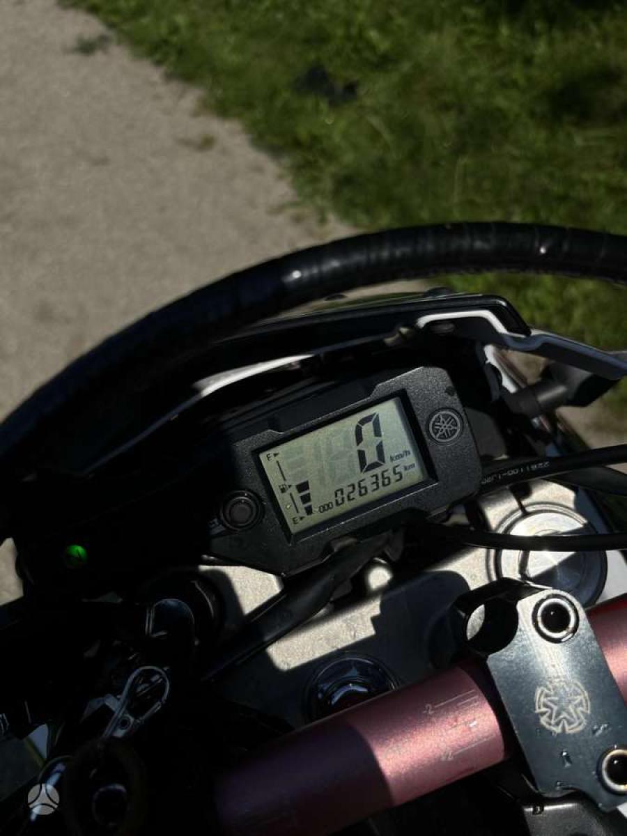 Белый Ямаха WR 125X 2012 в Кретинга, объемом двигателя 0.13 л и пробегом 27 тыс. км за 2400 €, фото 6 на AUTOMOTO.COM.LV