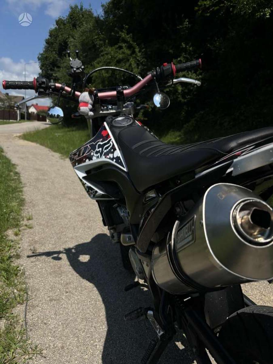 Белый Ямаха WR 125X 2012 в Кретинга, объемом двигателя 0.13 л и пробегом 27 тыс. км за 2400 €, фото 7 на AUTOMOTO.COM.LV