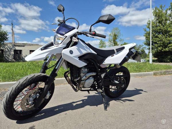 White Yamaha WR 125X 2015 in Kaunas, with an engine capacity of 0.13 L and mileage of 20 thousand km for 2250 €, photo 7 on AUTOMOTO.COM.LV