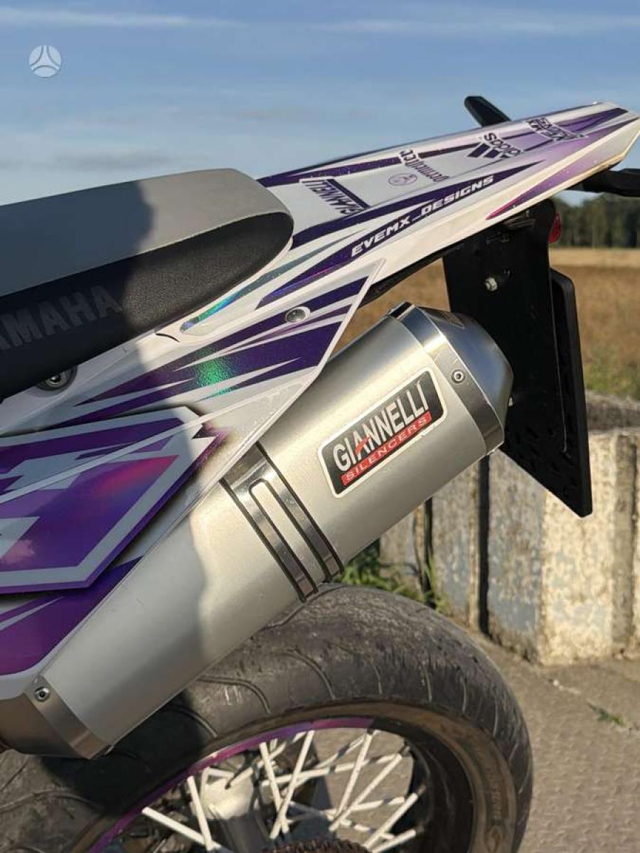 White Yamaha WR 125X 2016 in Pakruojis, with an engine capacity of 0.13 L and mileage of 21 thousand km for 2998 €, photo 5 on AUTOMOTO.COM.LV