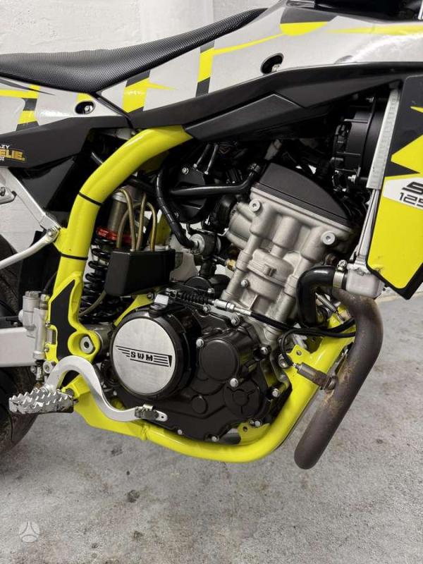 Yellow Yamaha WR 125X 2021 in Marijampole, with an engine capacity of 0.13 L and mileage of 36 thousand km for 1950 €, photo 7 on AUTOMOTO.COM.LV