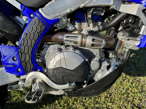 Синий Ямаха WR 450F 2022 в Вильнюс, объемом двигателя 0.45 л и пробегом 23 тыс. км за 6500 €, фото 5 на AUTOMOTO.COM.LV