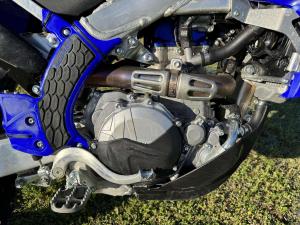 Синий Ямаха WR 450F 2022 в Вильнюс, объемом двигателя 0.45 л и пробегом 23 тыс. км за 6500 €, фото 6 на AUTOMOTO.COM.LV