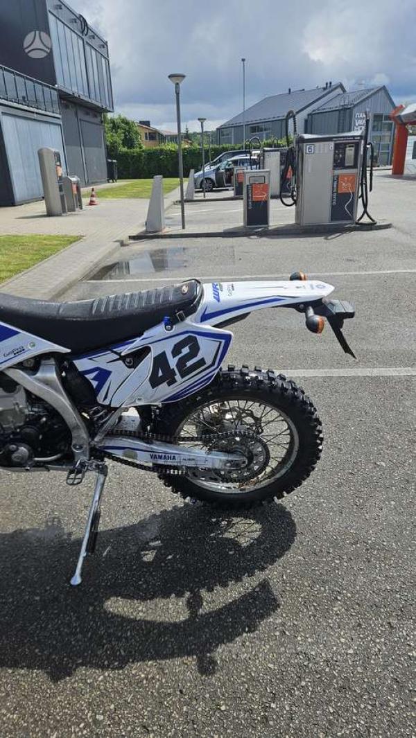 White Yamaha WR 450F 2010 in Vilnius, with an engine capacity of 0.45 L and mileage of 18 thousand km for 3699 €, photo 3 on AUTOMOTO.COM.LV