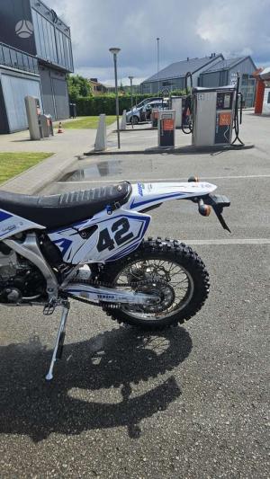 Белый Ямаха WR 450F 2010 в Вильнюс, объемом двигателя 0.45 л и пробегом 18 тыс. км за 3699 €, фото 4 на AUTOMOTO.COM.LV