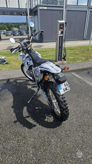 Белый Ямаха WR 450F 2010 в Вильнюс, объемом двигателя 0.45 л и пробегом 18 тыс. км за 3699 €, фото 6 на AUTOMOTO.COM.LV