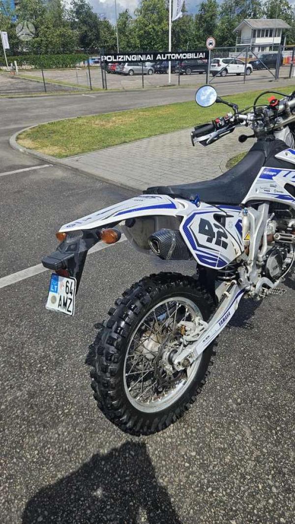 White Yamaha WR 450F 2010 in Vilnius, with an engine capacity of 0.45 L and mileage of 18 thousand km for 3699 €, photo 7 on AUTOMOTO.COM.LV