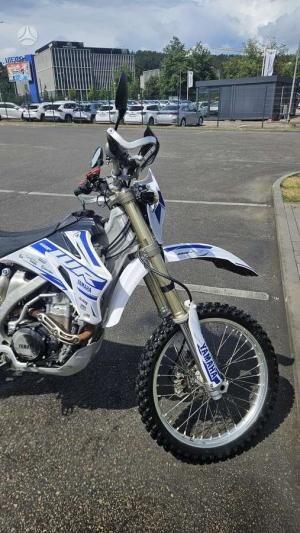 Белый Ямаха WR 450F 2010 в Вильнюс, объемом двигателя 0.45 л и пробегом 18 тыс. км за 3699 €, фото 12 на AUTOMOTO.COM.LV