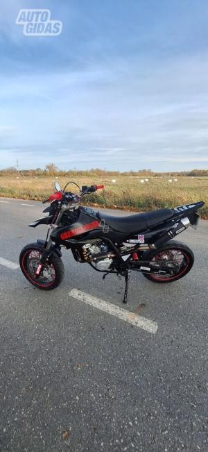Black Yamaha WR 2011 in Utena, with an engine capacity of 0.13 L and mileage of 54 thousand km for 1600 €, photo 4 on AUTOMOTO.COM.LV