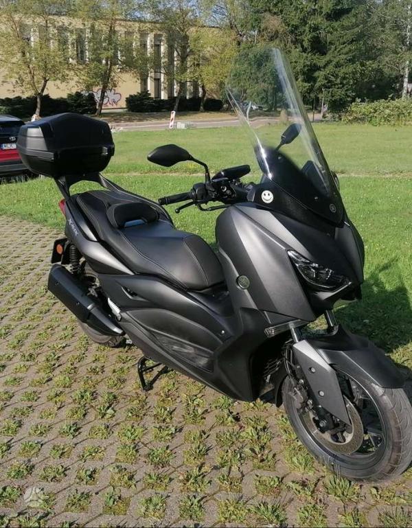 Black Yamaha X-Max 2019 in Vilnius, with an engine capacity of 0.30 L and mileage of 19 thousand km for 4600 €, photo 1 on AUTOMOTO.COM.LV
