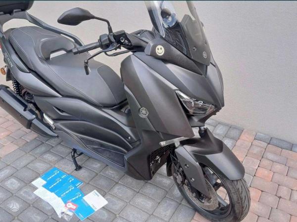 Black Yamaha X-Max 2019 in Vilnius, with an engine capacity of 0.30 L and mileage of 19 thousand km for 4600 €, photo 3 on AUTOMOTO.COM.LV