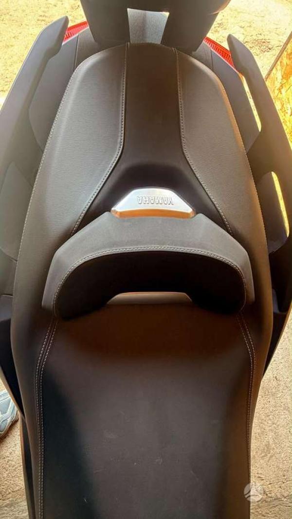 Blue Yamaha X-Max 2018 in Kaunas, with an engine capacity of 0.30 L and mileage of 14 thousand km for 4300 €, photo 5 on AUTOMOTO.COM.LV