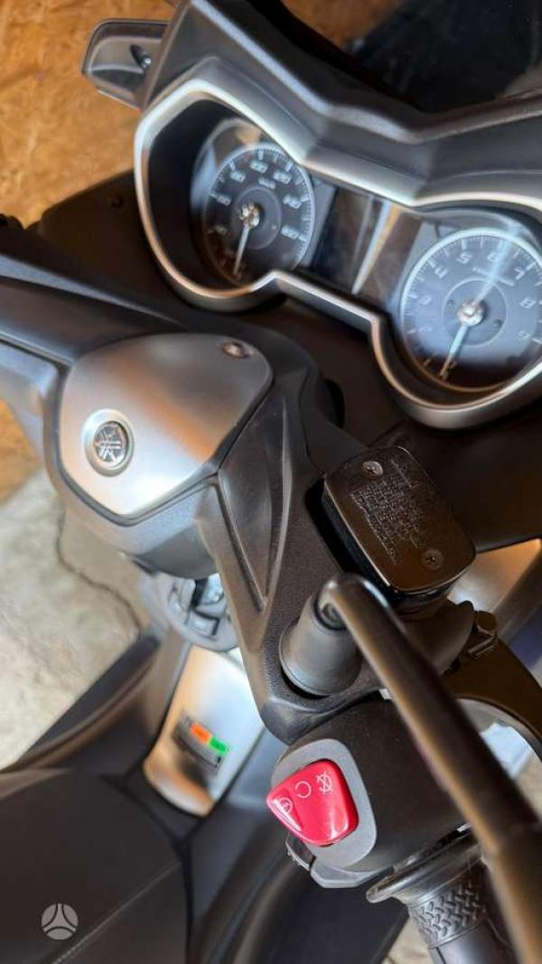 Blue Yamaha X-Max 2018 in Kaunas, with an engine capacity of 0.30 L and mileage of 14 thousand km for 4300 €, photo 9 on AUTOMOTO.COM.LV