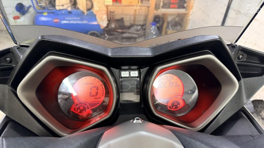 Pelēks Yamaha X-Max 2014 Panevēža, ar dzinēja tilpumu 0.13 L un nobraukumu 22 tūkst. km par 1900 €, foto 18 vietnē AUTOMOTO.COM.LV