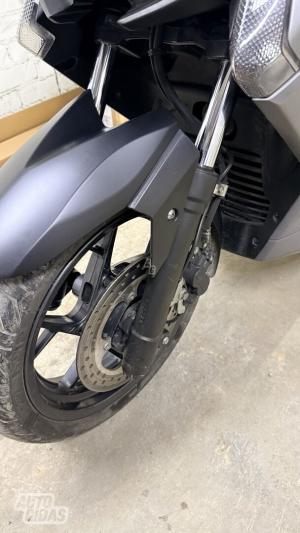 Pelēks Yamaha X-Max 2014 Panevēža, ar dzinēja tilpumu 0.13 L un nobraukumu 22 tūkst. km par 1900 €, foto 23 vietnē AUTOMOTO.COM.LV
