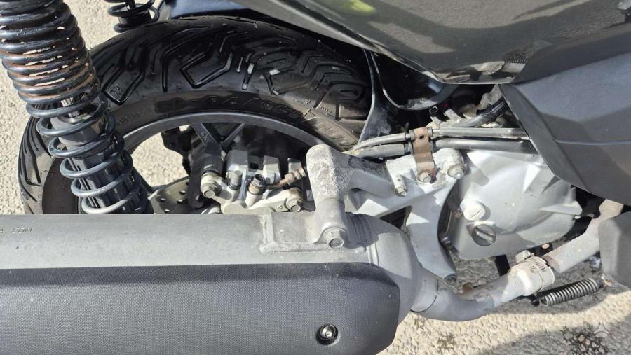 Yamaha X-Max 2018 in Kaunas, with an engine capacity of 0.13 L and mileage of 21 thousand km for 2500 €, photo 9 on AUTOMOTO.COM.LV