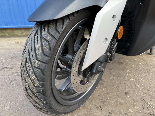 Yamaha X-Max 2018 Ukmergė, ar dzinēja tilpumu 0.40 L un nobraukumu 50 tūkst. km par 2950 €, foto 8 vietnē AUTOMOTO.COM.LV