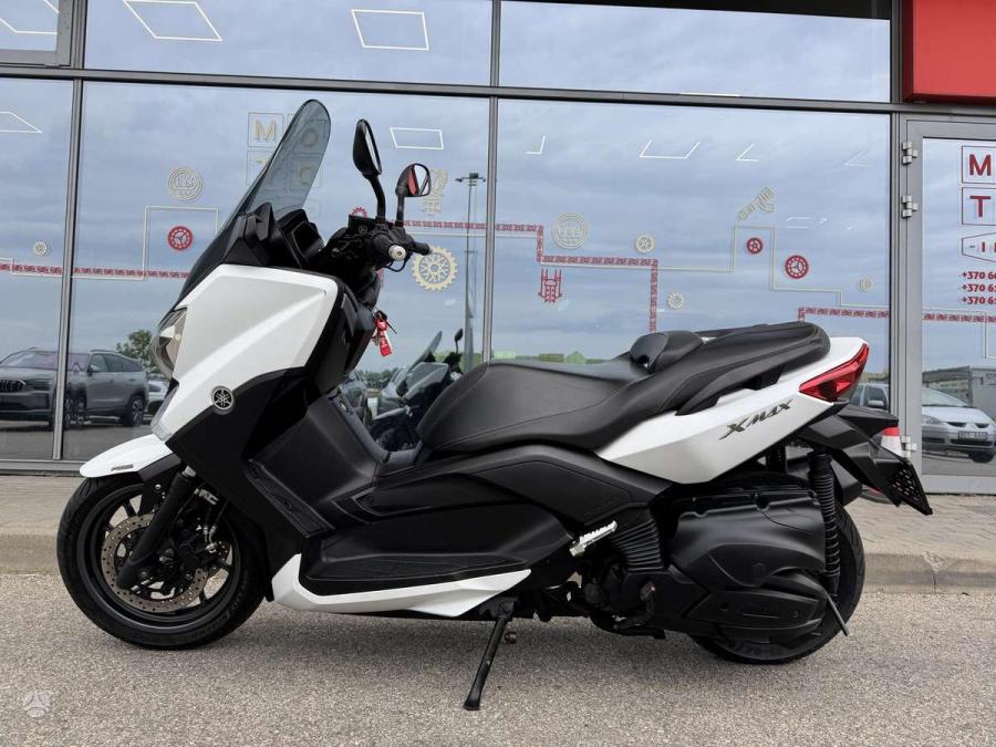 White Yamaha X-Max 2016 in Vilnius, with an engine capacity of 0.40 L and mileage of 18 thousand km for 3699 €, photo 6 on AUTOMOTO.COM.LV