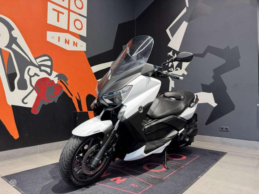 White Yamaha X-Max 2016 in Vilnius, with an engine capacity of 0.40 L and mileage of 18 thousand km for 3699 €, photo 14 on AUTOMOTO.COM.LV