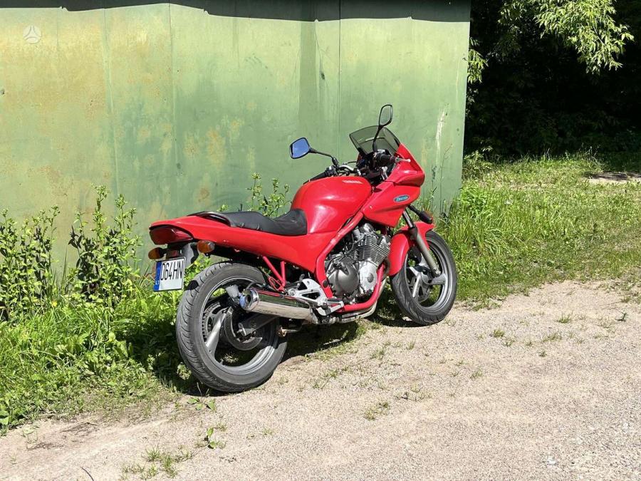 Красный Ямаха XJ 600 1992 в Утена, объемом двигателя 0.60 л и пробегом 39 тыс. км за 950 €, фото 3 на AUTOMOTO.COM.LV