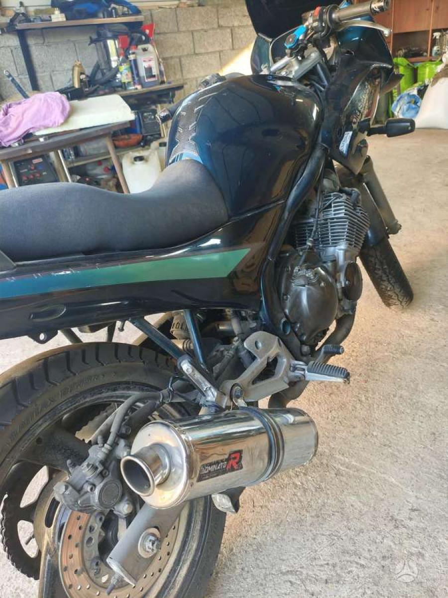 Красный Ямаха XJ 600 1992 в Утена, объемом двигателя 0.60 л и пробегом 39 тыс. км за 950 €, фото 27 на AUTOMOTO.COM.LV