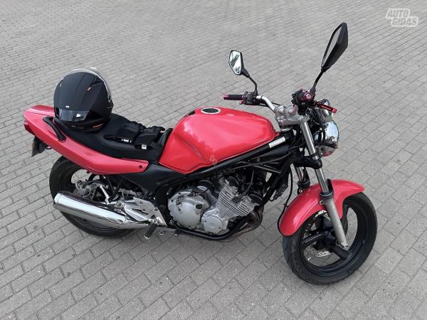 Красный Ямаха XJ 600 1997 в Вильнюс, объемом двигателя 0.00 л и пробегом 41 тыс. км за 1100 €, фото 1 на AUTOMOTO.COM.LV