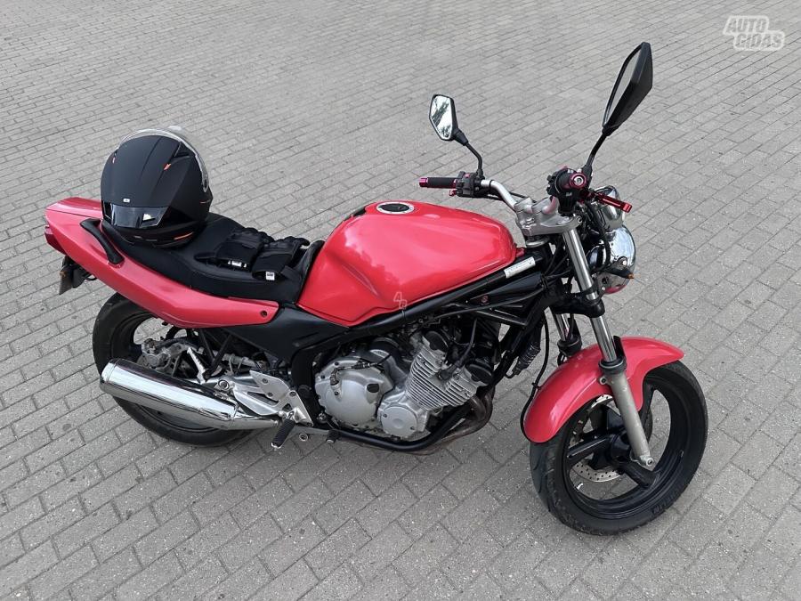 Красный Ямаха XJ 600 1997 в Вильнюс, объемом двигателя 0.00 л и пробегом 41 тыс. км за 1100 €, фото 1 на AUTOMOTO.COM.LV