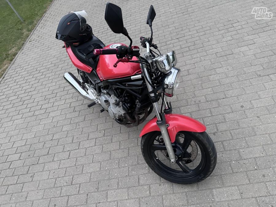 Красный Ямаха XJ 600 1997 в Вильнюс, объемом двигателя 0.00 л и пробегом 41 тыс. км за 1100 €, фото 3 на AUTOMOTO.COM.LV