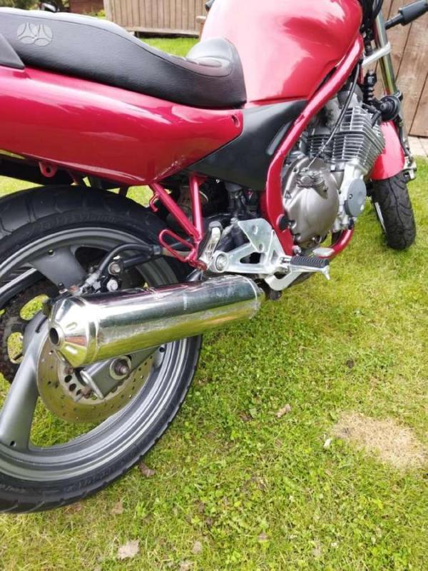 Красный Ямаха XJ 600 2000 в Утена, объемом двигателя 0.60 л и пробегом 46 тыс. км за 1250 €, фото 11 на AUTOMOTO.COM.LV