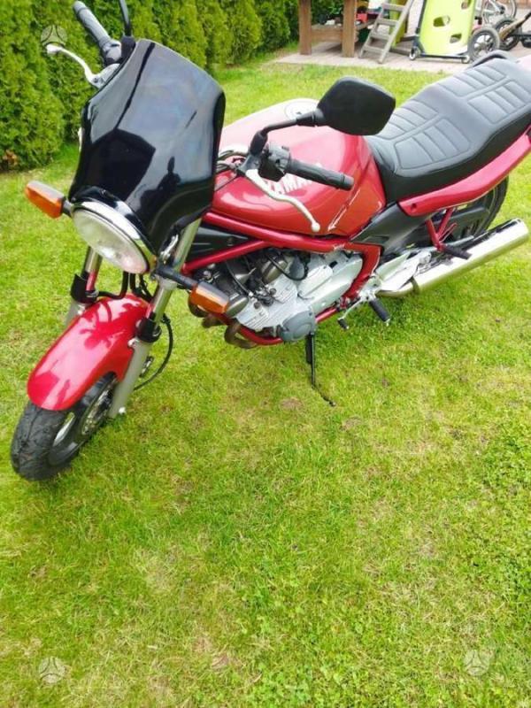 Yamaha XJ 600 2000 Utena vietnē Sarkans Yamaha XJ 600 2000 Utena, ar dzinēja tilpumu 0.60 L un nobraukumu 46 tūkst. km par 1050 €, foto 1 vietnē AUTOMOTO.COM.LV