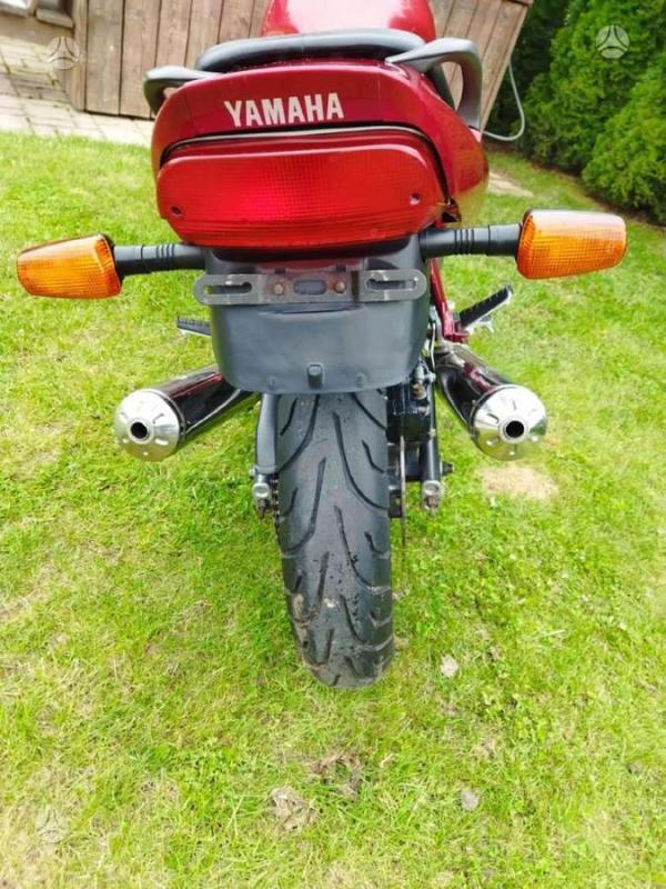 Yamaha XJ 600 2000 Utena vietnē Sarkans Yamaha XJ 600 2000 Utena, ar dzinēja tilpumu 0.60 L un nobraukumu 46 tūkst. km par 1050 €, foto 3 vietnē AUTOMOTO.COM.LV