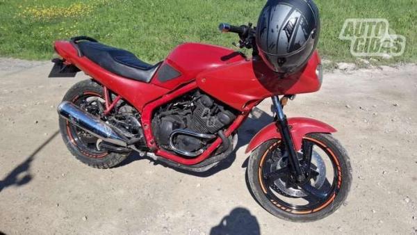 Sarkans Yamaha XJ 600 2000 Kauņa, ar dzinēja tilpumu 0.60 L un nobraukumu 41 tūkst. km par 1200 €, foto 8 vietnē AUTOMOTO.COM.LV