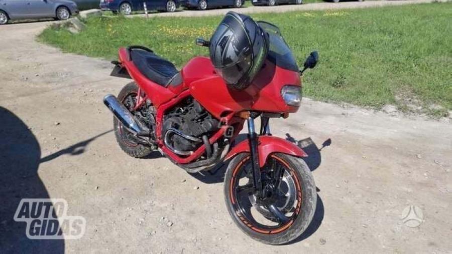 Sarkans Yamaha XJ 600 2001 Kauņa, ar dzinēja tilpumu 0.60 L un nobraukumu 46 tūkst. km par 1200 €, foto 3 vietnē AUTOMOTO.COM.LV