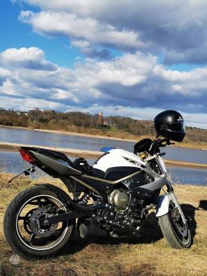 White Yamaha XJ 600 2010 in Kaunas, with an engine capacity of 0.60 L and mileage of 36 thousand km for 3300 €, photo 6 on AUTOMOTO.COM.LV