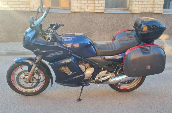 Zils Yamaha XJ 600S 1998 Šauļi, ar dzinēja tilpumu 0.60 L un nobraukumu 34 tūkst. km par 1750 €, foto 1 vietnē AUTOMOTO.COM.LV
