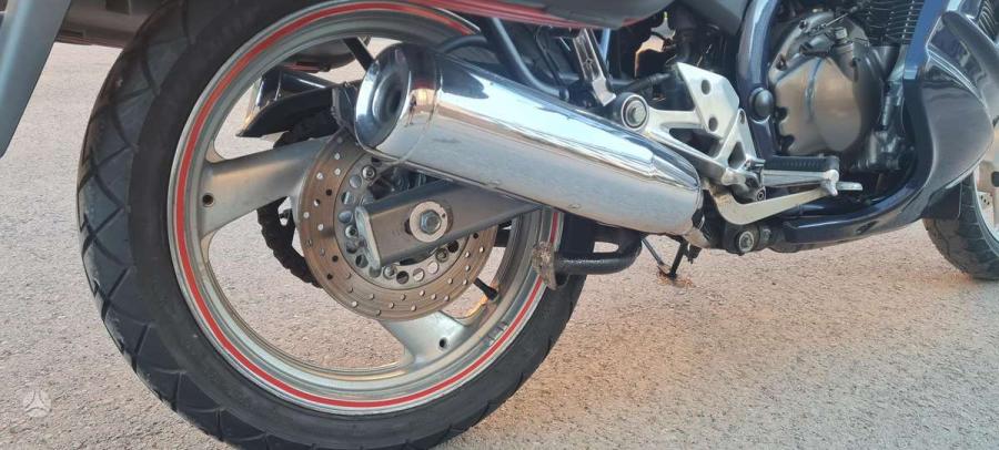 Zils Yamaha XJ 600S 1998 Šauļi, ar dzinēja tilpumu 0.60 L un nobraukumu 34 tūkst. km par 1750 €, foto 14 vietnē AUTOMOTO.COM.LV