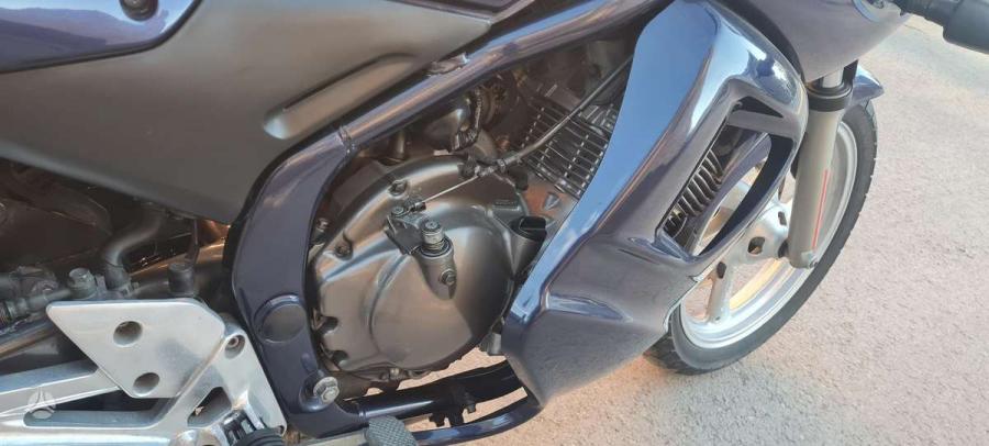 Zils Yamaha XJ 600S 1998 Šauļi, ar dzinēja tilpumu 0.60 L un nobraukumu 34 tūkst. km par 1750 €, foto 15 vietnē AUTOMOTO.COM.LV