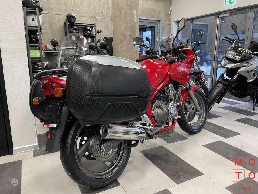 Red Yamaha XJ 600S 1996 in Riga, with an engine capacity of 0.60 L and mileage of 38 thousand km for 1599 €, photo 4 on AUTOMOTO.COM.LV