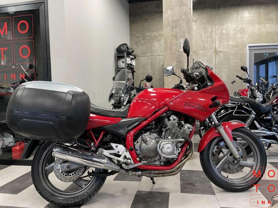 Red Yamaha XJ 600S 1996 in Riga, with an engine capacity of 0.60 L and mileage of 38 thousand km for 1599 €, photo 5 on AUTOMOTO.COM.LV