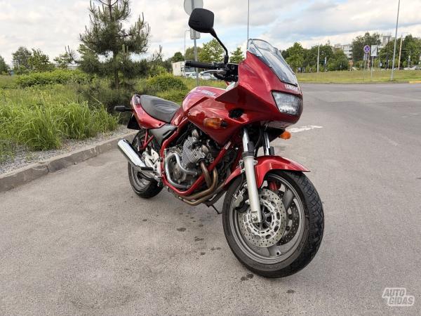 Красный Ямаха XJ 600S 2000 в Вильнюс, объемом двигателя 0.60 л и пробегом 24 тыс. км за 1200 €, фото 1 на AUTOMOTO.COM.LV