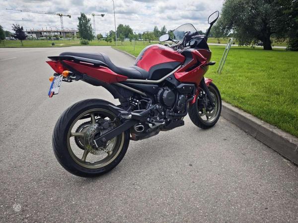Red Yamaha XJ 600S 2010 in Mazeikiai, with an engine capacity of 0.60 L and mileage of 43 thousand km for 2400 €, photo 3 on AUTOMOTO.COM.LV