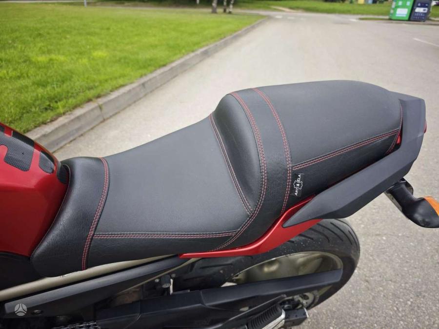 Red Yamaha XJ 600S 2010 in Mazeikiai, with an engine capacity of 0.60 L and mileage of 43 thousand km for 2400 €, photo 6 on AUTOMOTO.COM.LV