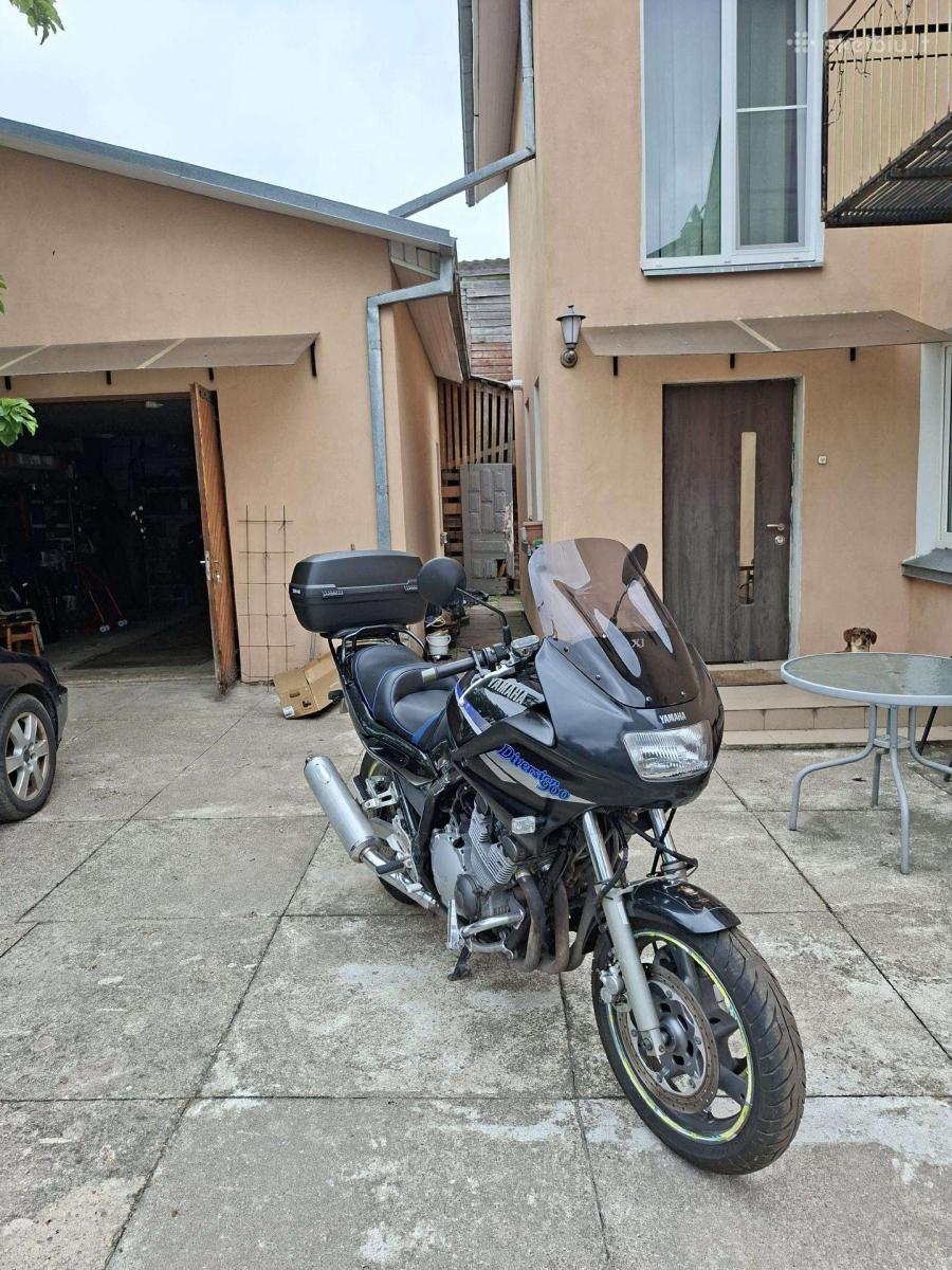 Black Yamaha XJ 900S 1995 in Siauliai, with an engine capacity of 0.90 L and mileage of 77 thousand km for 1300 €, photo 3 on AUTOMOTO.COM.LV