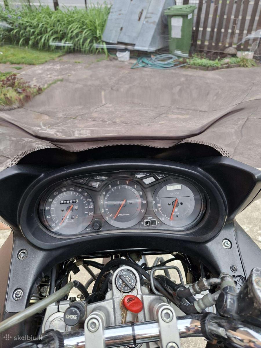Black Yamaha XJ 900S 1995 in Siauliai, with an engine capacity of 0.90 L and mileage of 77 thousand km for 1300 €, photo 5 on AUTOMOTO.COM.LV