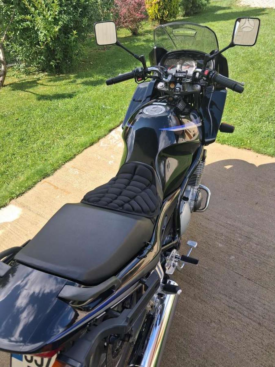 Melns Yamaha XJ 900S 1995 Klaipėda, ar dzinēja tilpumu 0.90 L un nobraukumu 71 tūkst. km par 1650 €, foto 6 vietnē AUTOMOTO.COM.LV