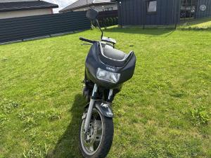 Yamaha XJ 900S 1999 Šalčininkai, ar dzinēja tilpumu 0.90 L un nobraukumu 59 tūkst. km par 1399 €, foto 3 vietnē AUTOMOTO.COM.LV