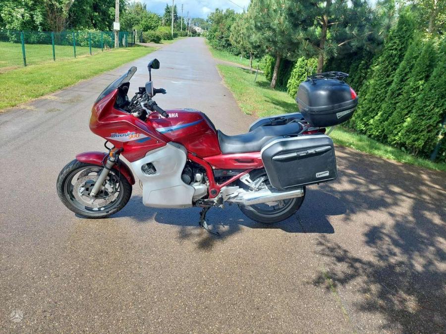 Red Yamaha XJ 900S 1996 in Kedainiai, with an engine capacity of 0.90 L and mileage of 42 thousand km for 2150 €, photo 3 on AUTOMOTO.COM.LV