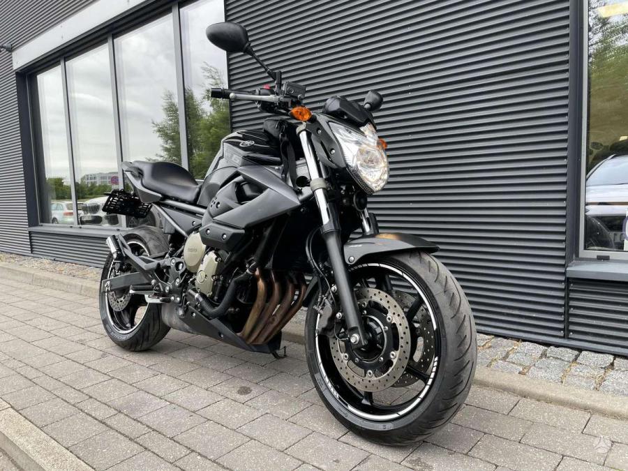 Black Yamaha XJ 2010 in Riga, with an engine capacity of 0.60 L and mileage of 42 thousand km for 3499 €, photo 7 on AUTOMOTO.COM.LV
