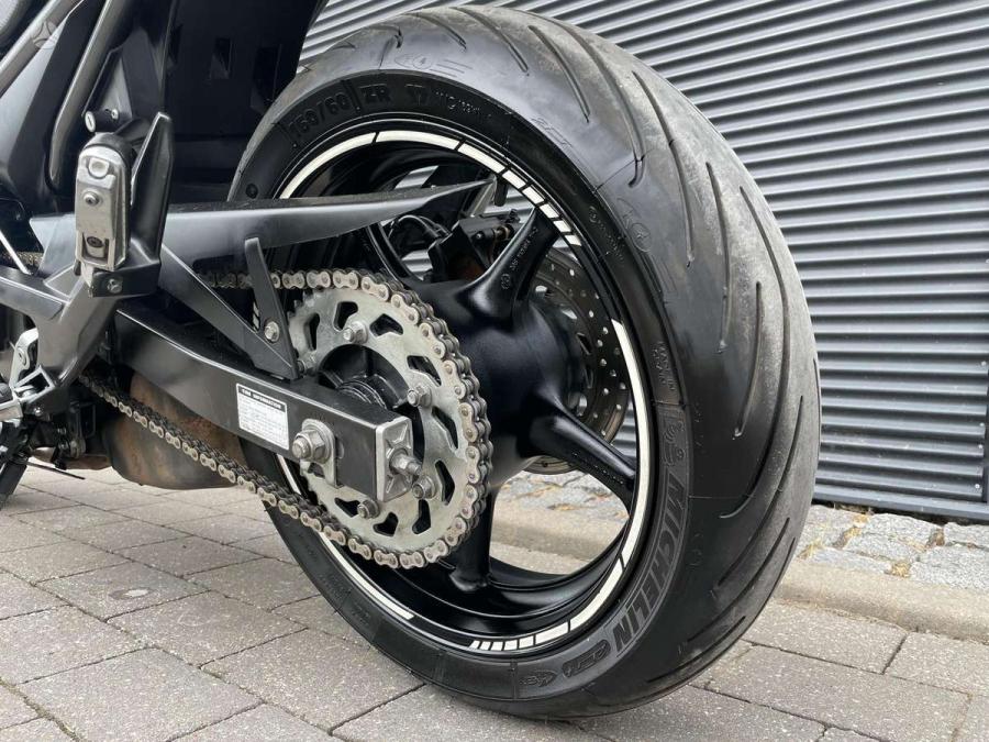 Black Yamaha XJ 2010 in Riga, with an engine capacity of 0.60 L and mileage of 42 thousand km for 3499 €, photo 12 on AUTOMOTO.COM.LV